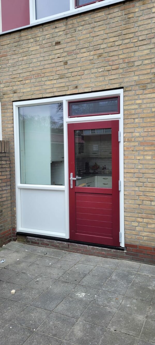 Kunststof achterdeur op maat - Prijzen inclusief montage